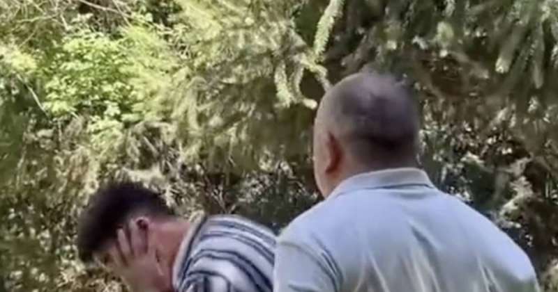 “Абыройдан жұрдай болды-ау”: Әлеуметтік желіде актер Қуандық Шәкіржановтың жас жігітті ұрып ...